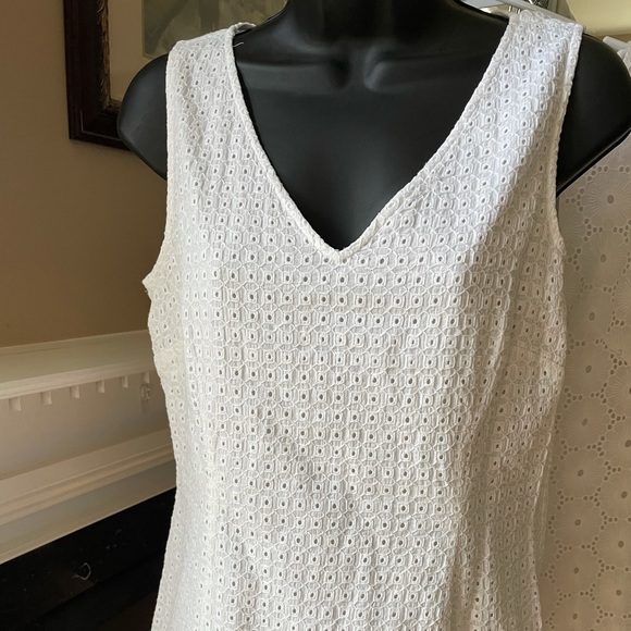 Banana Republic | Tops | Banana Republic White Zipper Back Top | Poshmark